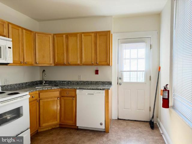 2528 Poplar Street # 3