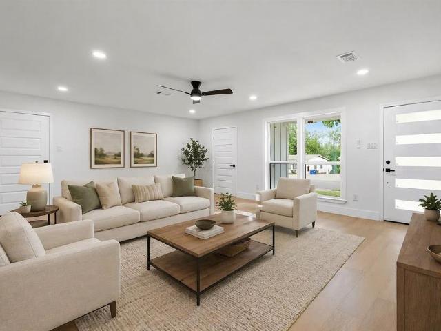 2528 Springvale Drive