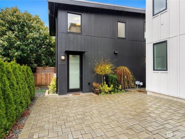 2528 27th Ave W, Seattle, WA 98199