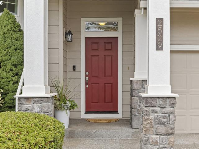 2529 n roger smith dr