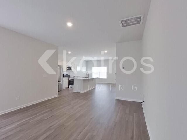 2529 Banyan Circle