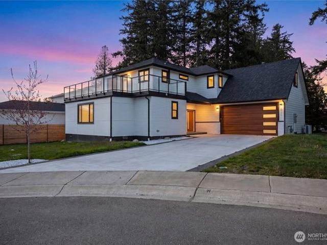 2529 Bora Ct, Blaine, WA 98230