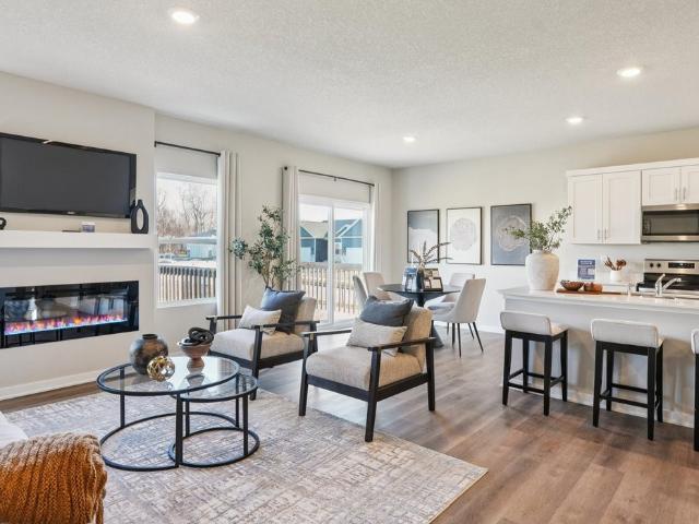 2529 E 50th Court