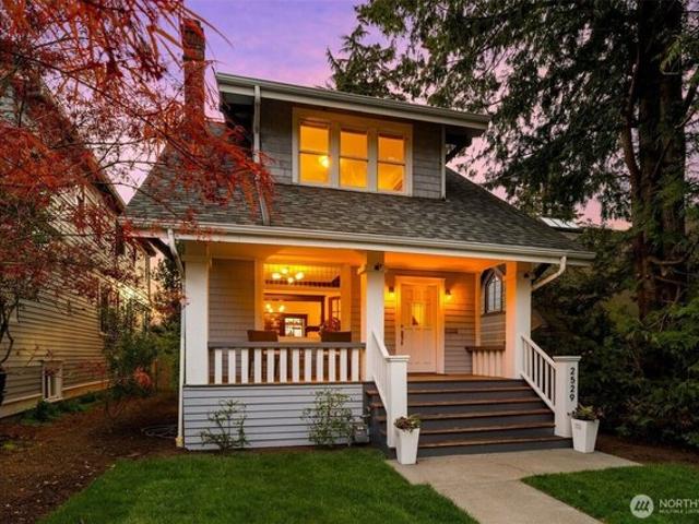2529 Queen Anne Ave N, Seattle, WA 98109