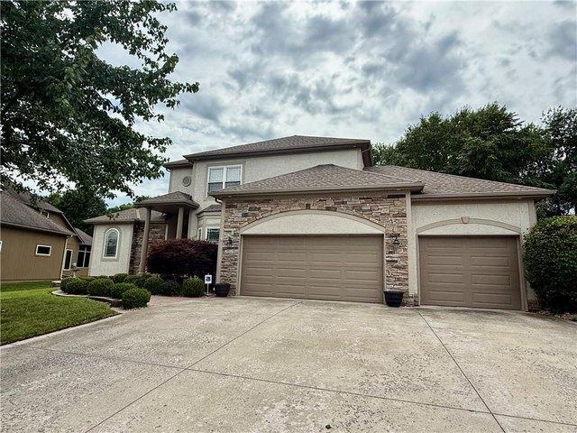 2529 SW Kristin Dr, Lee's Summit, MO 64082
