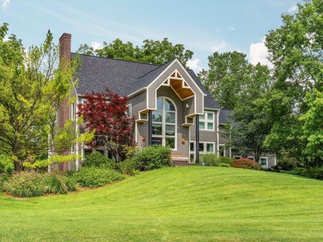 2529 Thornapple Dr, Ann Arbor, MI 48103