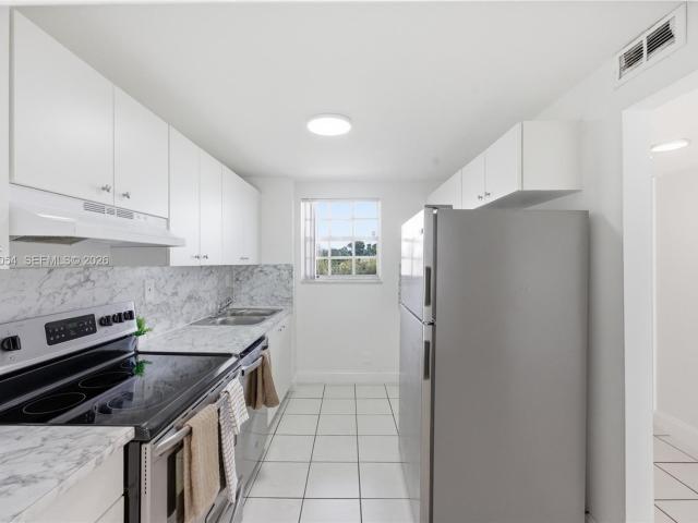 2520 N Andrews Ave, Unit 402, Wilton Manors, FL 33311 | MLS #A11994 | Compass