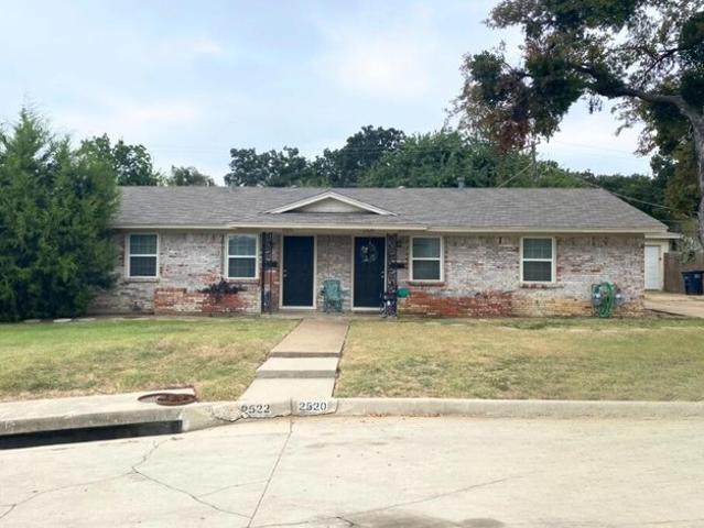 2520 Normont Cir, Fort Worth, TX 76103