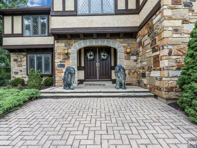 2520 Autumn Drive