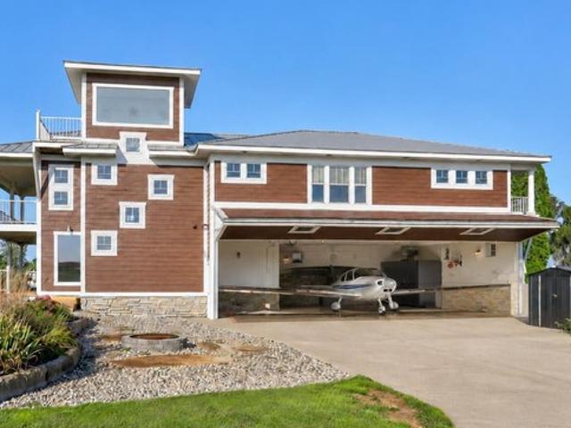 2520 Air Park Dr, Zeeland, MI 49464