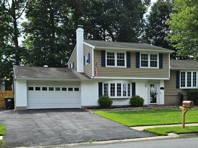 2520 Channin Dr, Wilmington, DE 19810