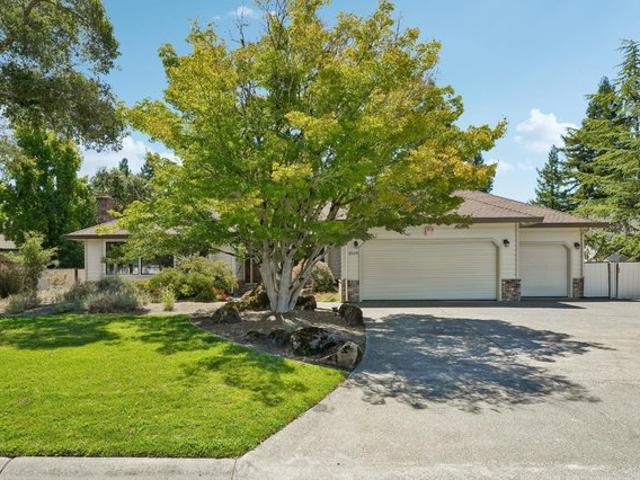 2520 Farrier Ct, Santa Rosa, CA 95401