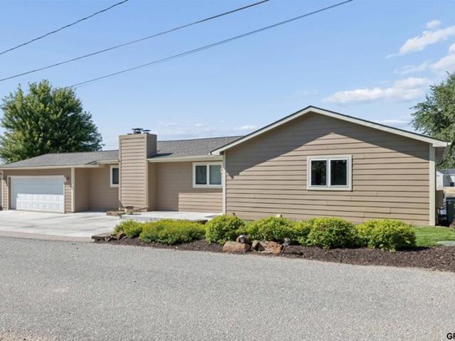 2520 Platte River Dr, Bellevue, NE 68123