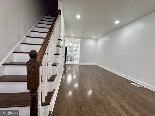 2520 S 5th St, Philadelphia, PA 19148