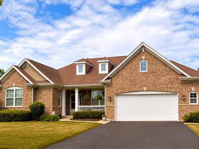 2520 Wall St, Mchenry, IL 60051