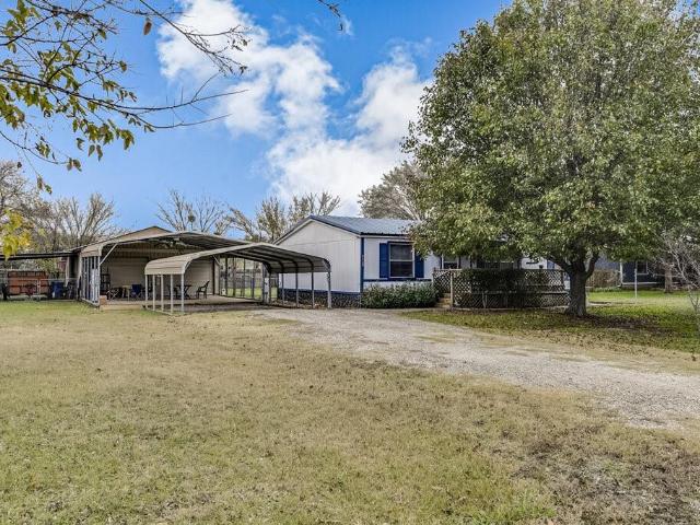 2520 Willow Oak Ln, Burleson, TX 76028 | MLS #21126 | Compass
