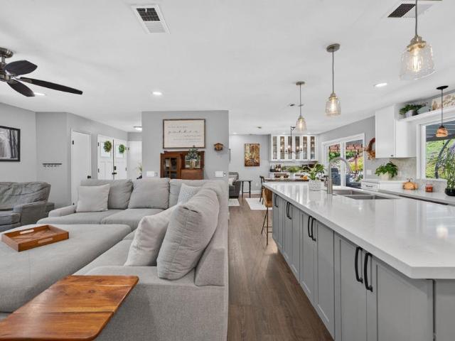 2520 Windmill View