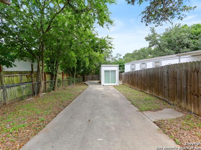 25211 Aue Rd, Unit B