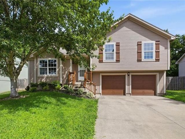 2521 NW Richard St, Blue Springs, MO 64015