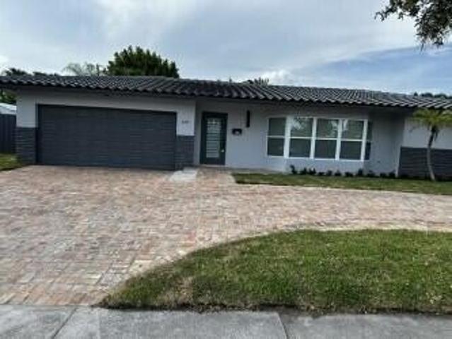 2521 NE 45th St, Lighthouse Point, FL 33064