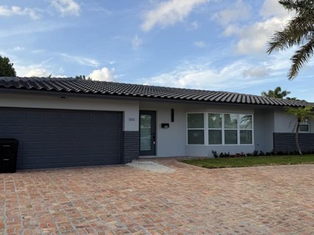 2521 NE 45th St, Lighthouse Point, FL 33064