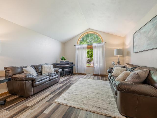 2521 bishops lane