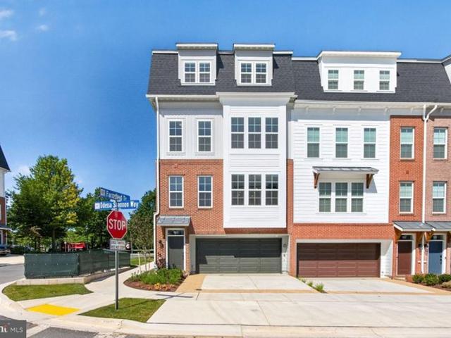 2521 Farmstead Dr Unit 620, Rockville, MD 20850