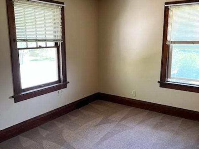 2521 Iowa 2 Bedroom Apartment for Rent at 2521 Iowa St, Cedar Falls, IA 50613
