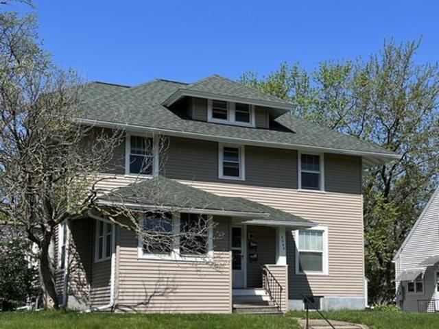 2521 Iowa