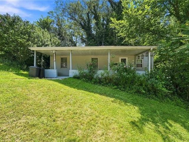 2521 Portland St, Grapeville, PA 15634