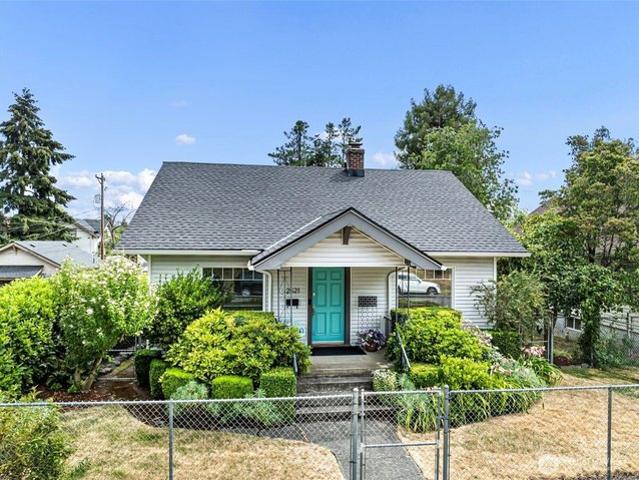 2521 S L St, Tacoma, WA 98405