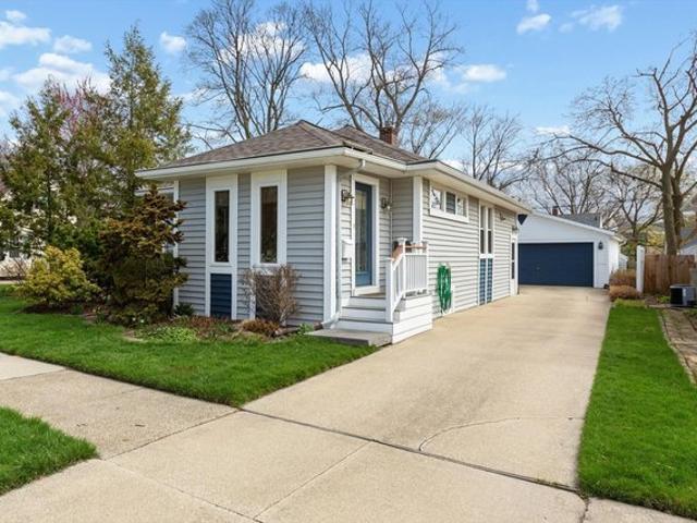 2521 Thayer Dr, Saint Joseph, MI 49085