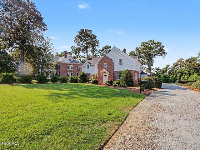 2521 Walton Way