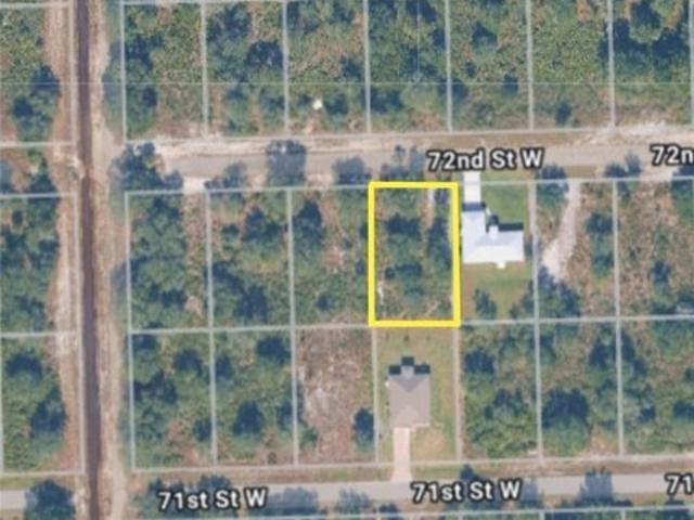 2521 72nd St W, Lehigh Acres, FL 33971