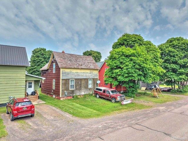 25220 Elm St, Calumet, MI 49913