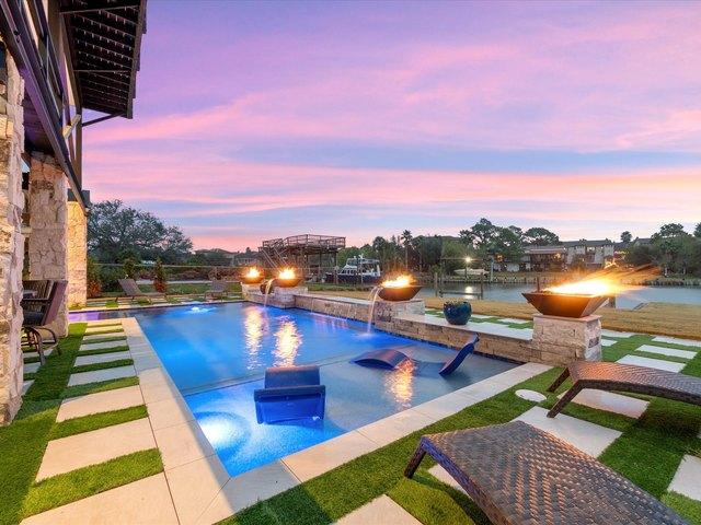 2522 Baycrest Dr, Houston, TX 77058