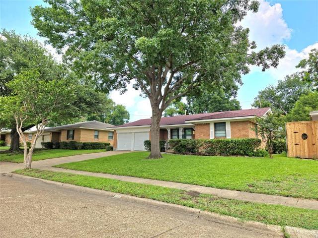 2522 Robin Lane
