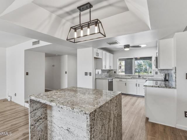 2522 W OLLA Circle