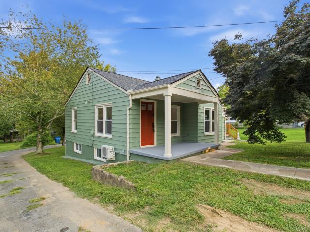 2522 Woodfin Avenue