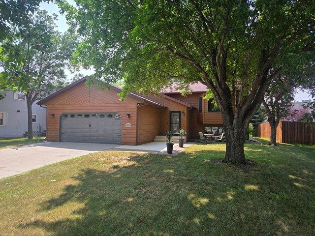 2522 34th Ave S, Fargo, ND 58104