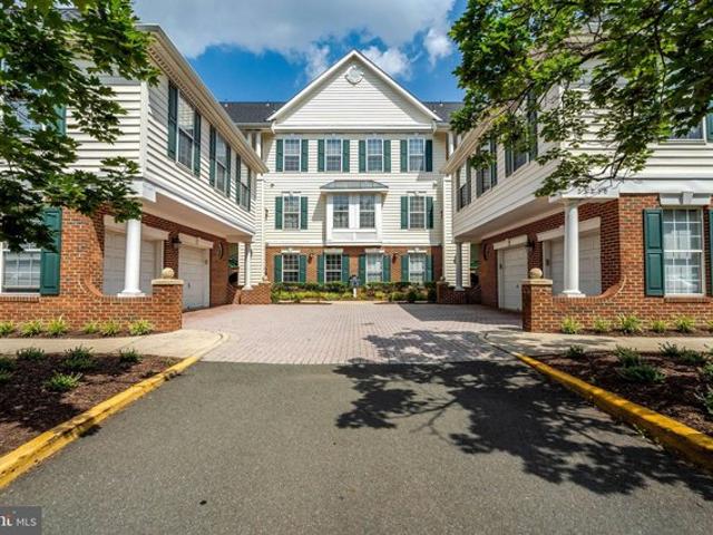 25230 Pond View Sq Unit 102, Chantilly, VA 20152