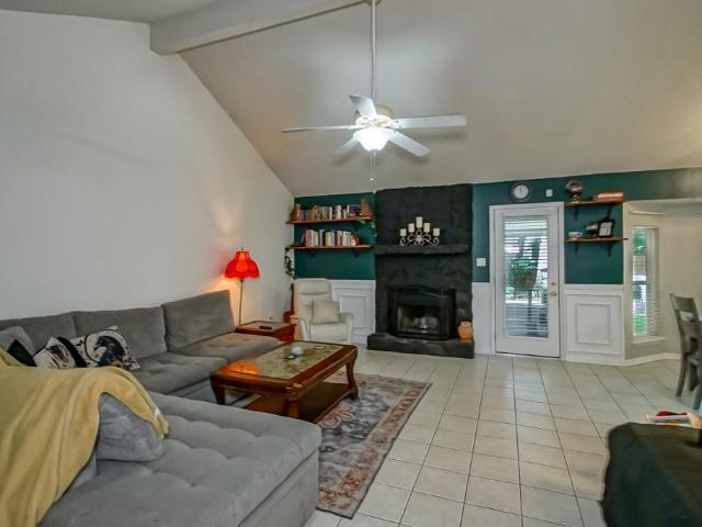 2523 Oriole Street
