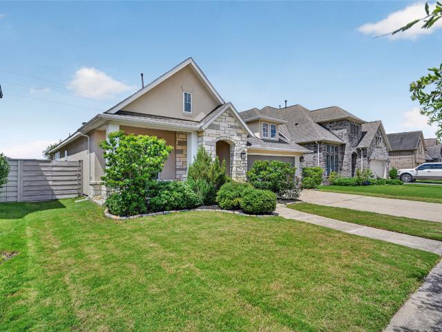 2523 Deerwood Heights Lane