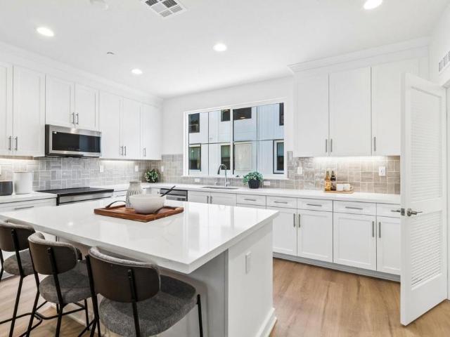 2523 Delphinium Lane
