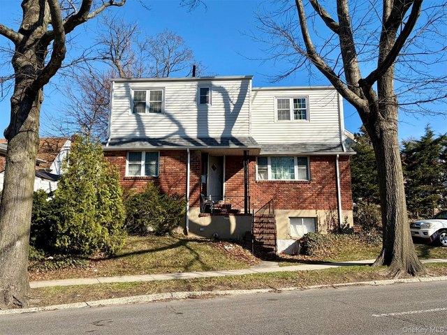 252 15 Horace Harding Expy, Little Neck, NY 11362