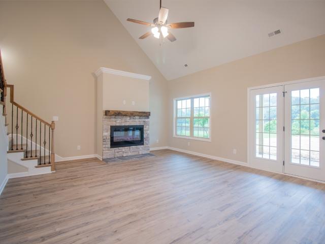 252 Autumnwood Farms