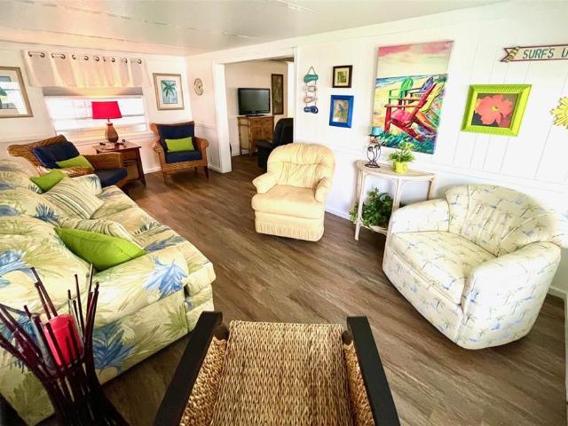 252 Daisy Ave, Fort Myers, FL 33908 | MLS #C7516 | Compass