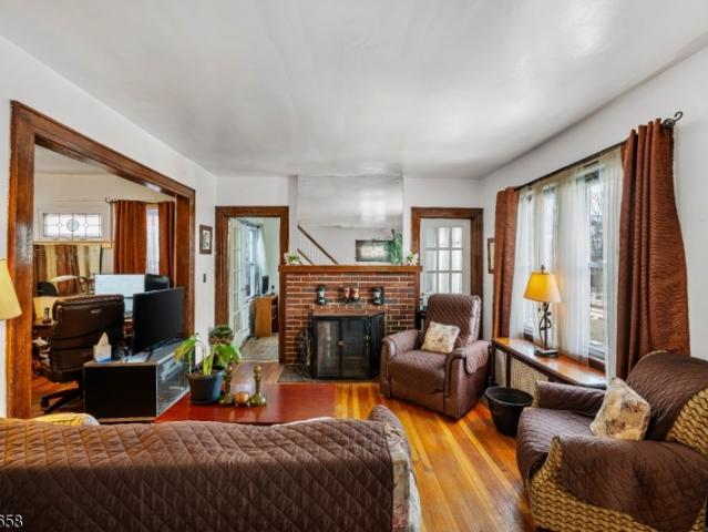 252 Duane St