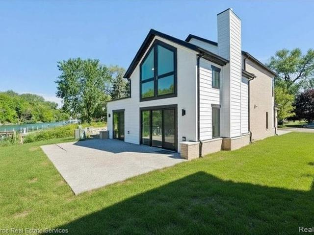 252 Keelson Dr, Detroit, MI 48215