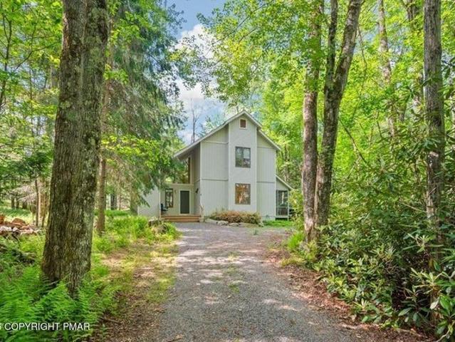 252 Long View Ln, Pocono Pines, PA 18350